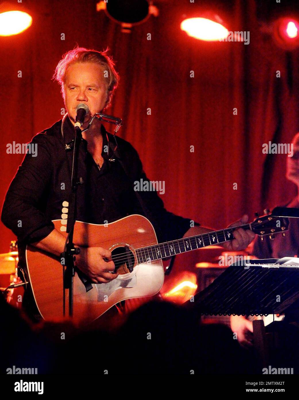 EXCLUSIVE!! Tim Robbins and The Rogues Gallery Band play live in ...