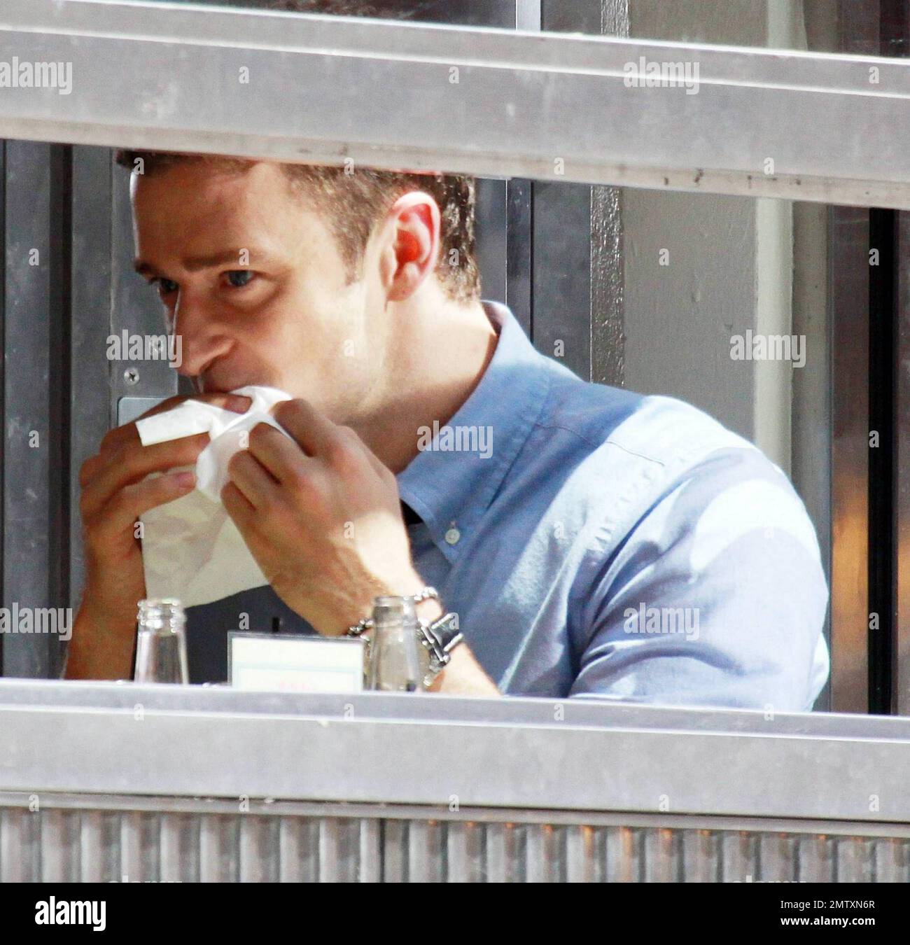 Does Justin Timberlake Smoke Cigarettes