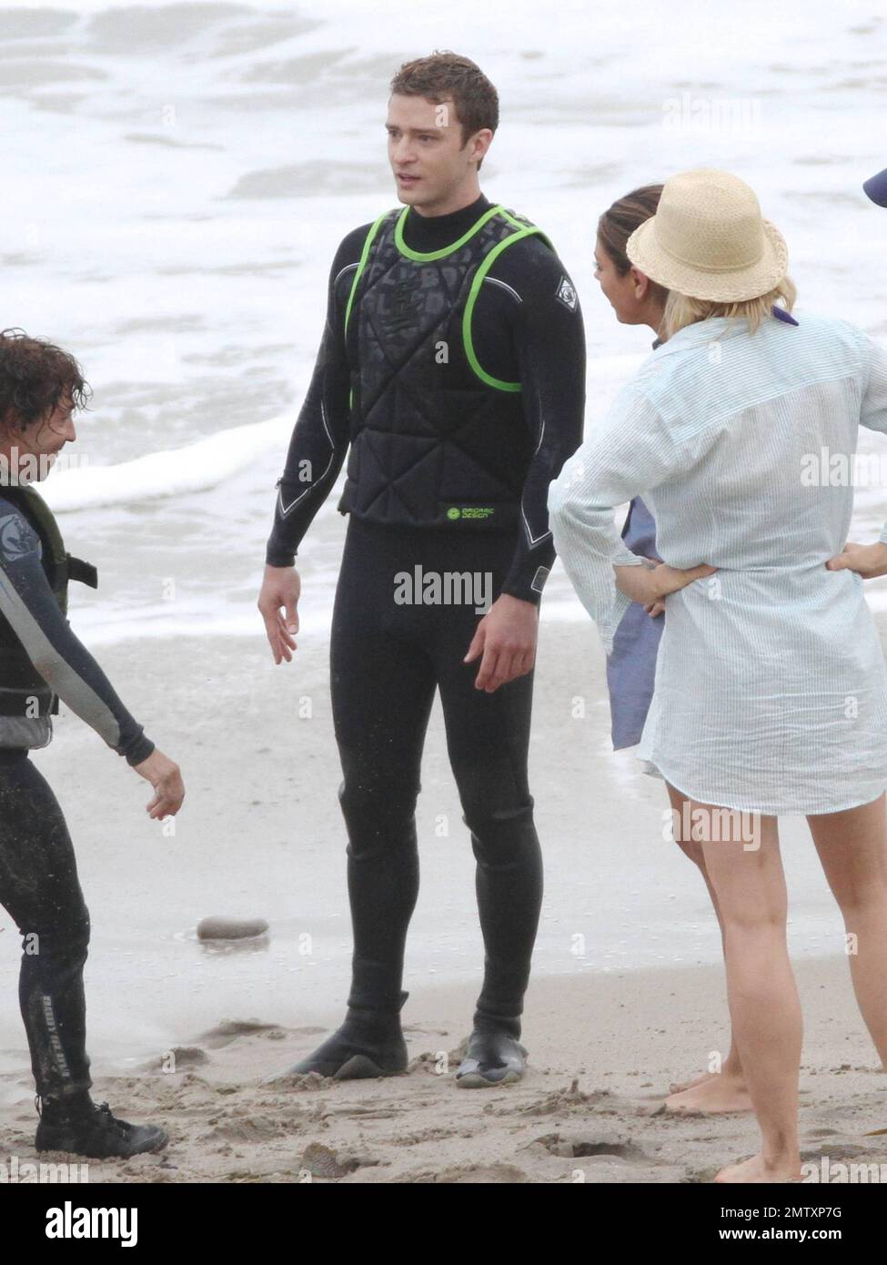 Justin Timberlake appears to get a bit paternal while on the set of ...