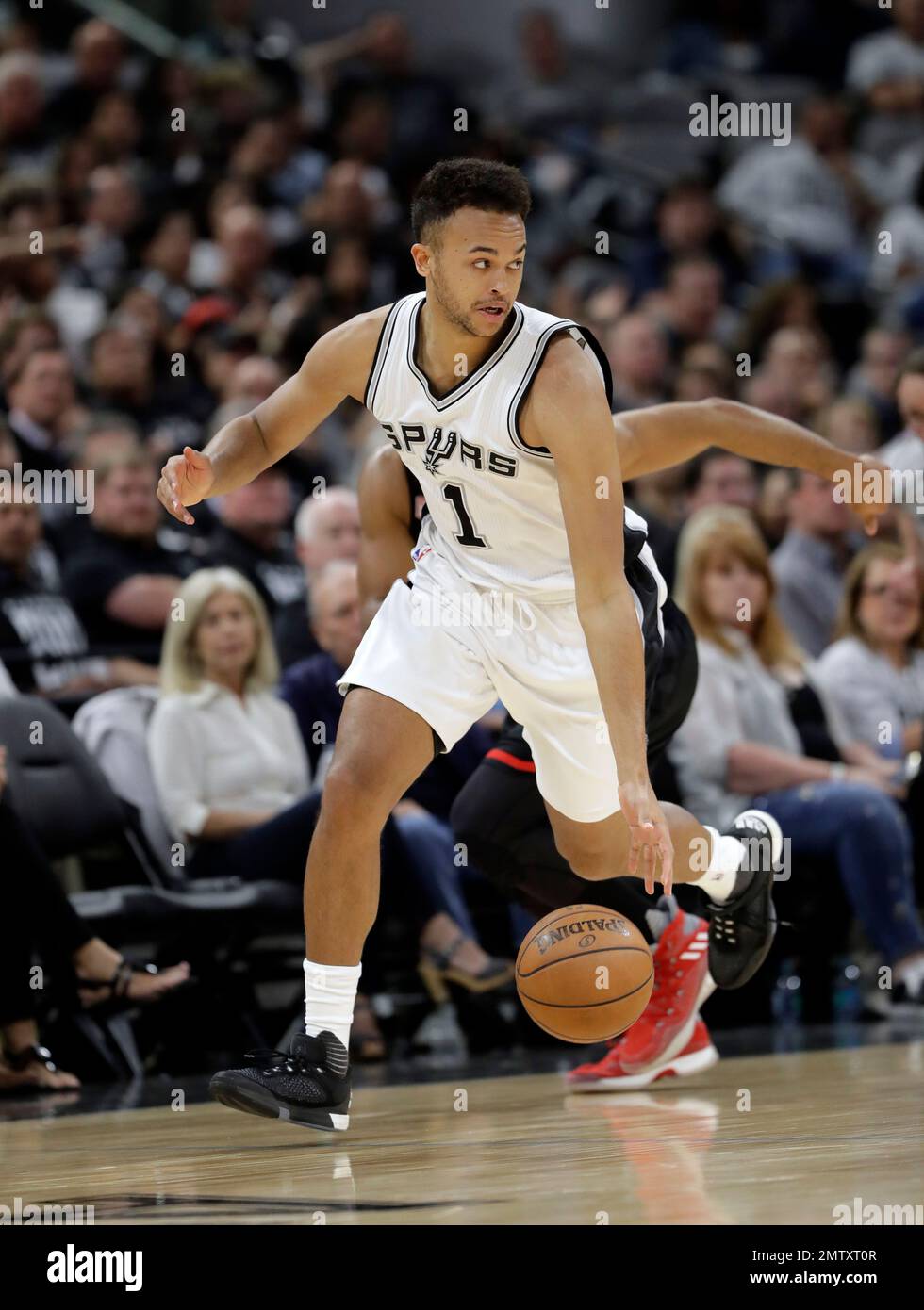 San Antonio Spurs guard Kyle Anderson (1) during the second half in a ...