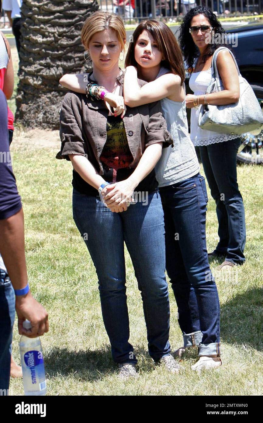 Selena Gomez and her mother at the 20th Aniversary of A Time For Heroes ...