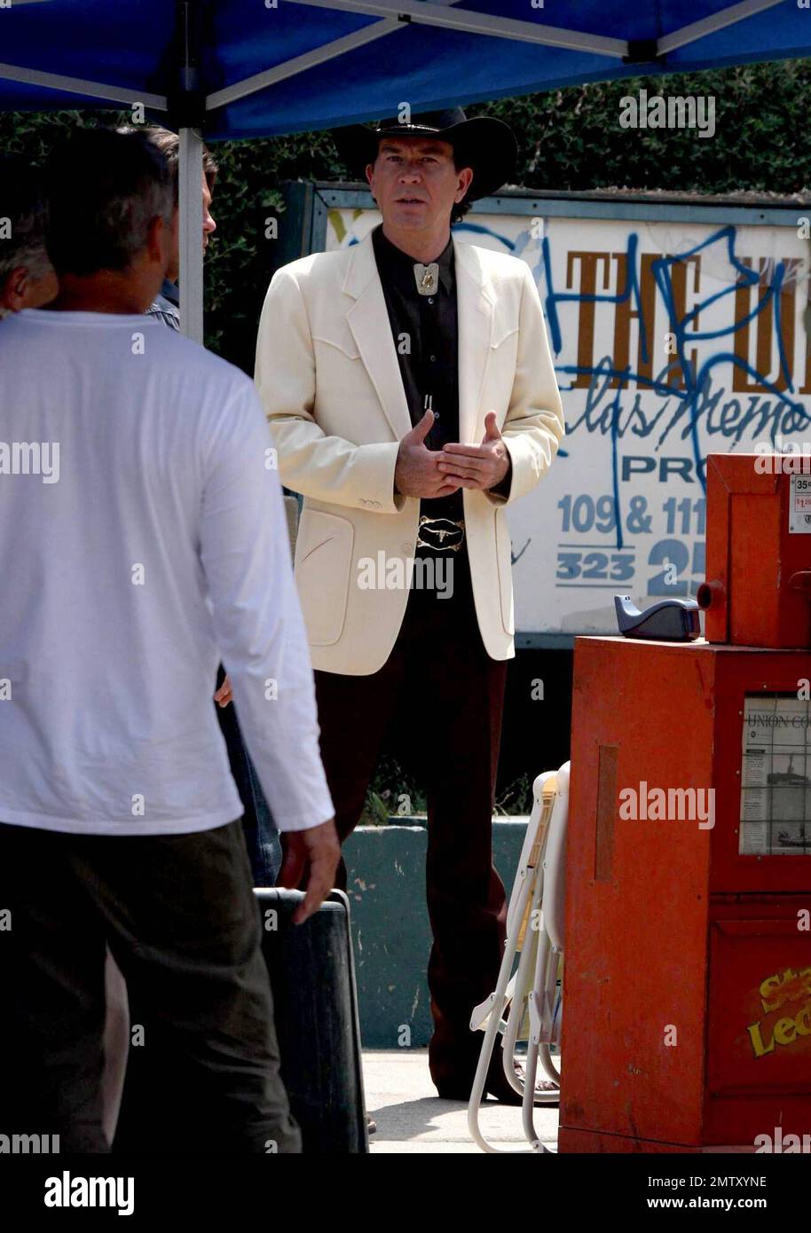 Exclusive!! Timothy Hutton, wearing a white blazer and black cowboy hat ...