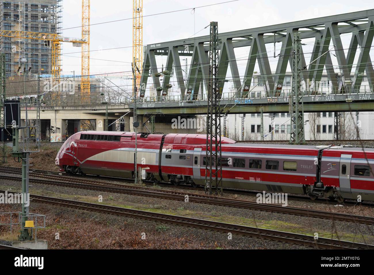 A THALYS drives through Koeln Deutz, departing, arriving train, ICE ...