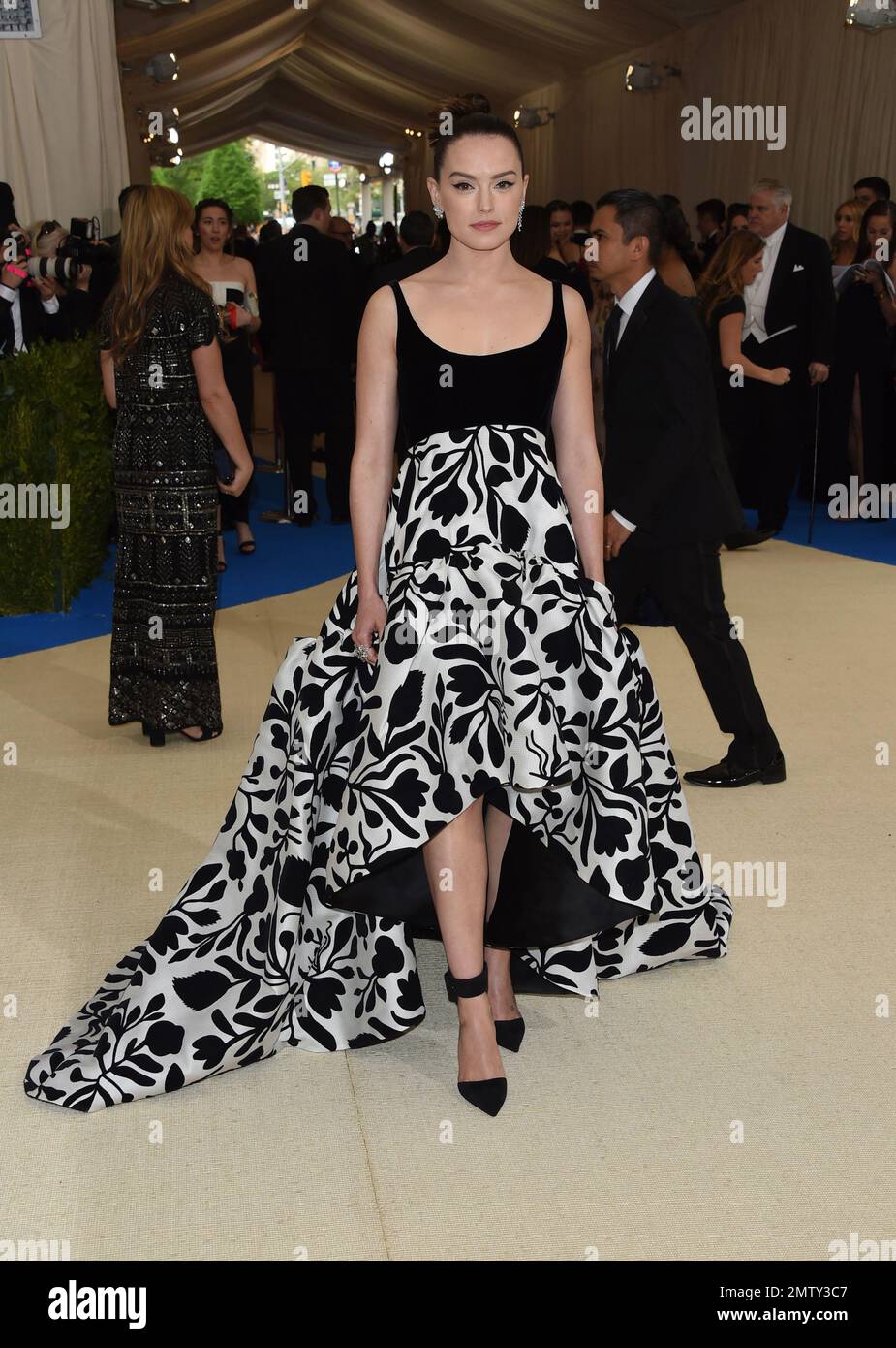 Daisy Ridley attends The Metropolitan Museum of Art's Costume Institute ...