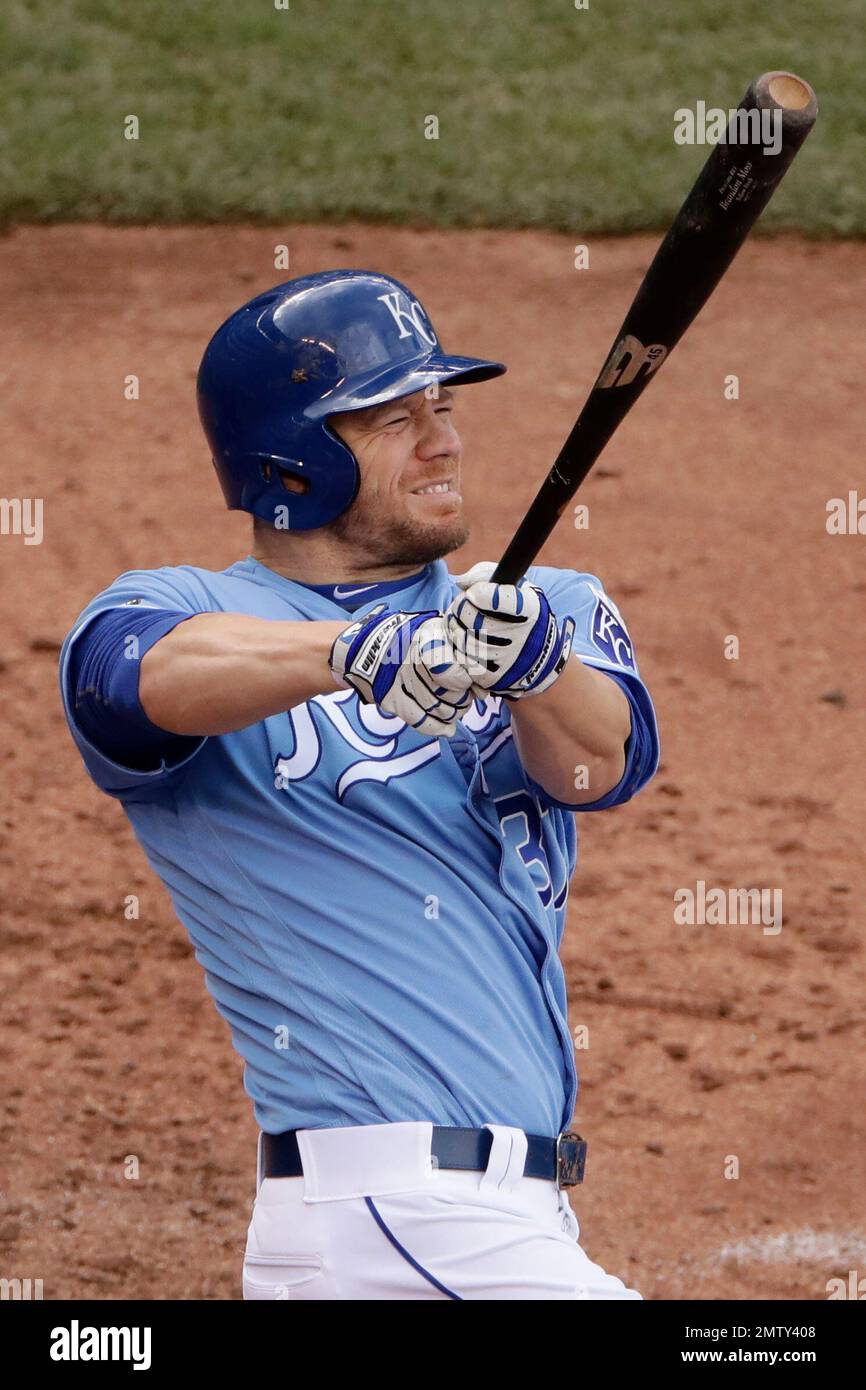 Kansas City Royals' Brandon Moss bats during the sixth inning of a ...