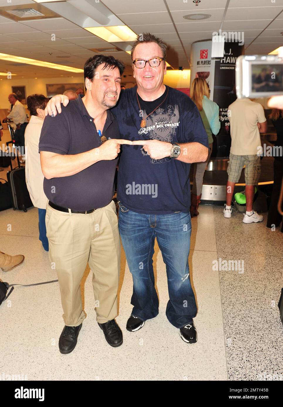 Actor Tom Arnold grabs some lunch after he arrives at Miami ...