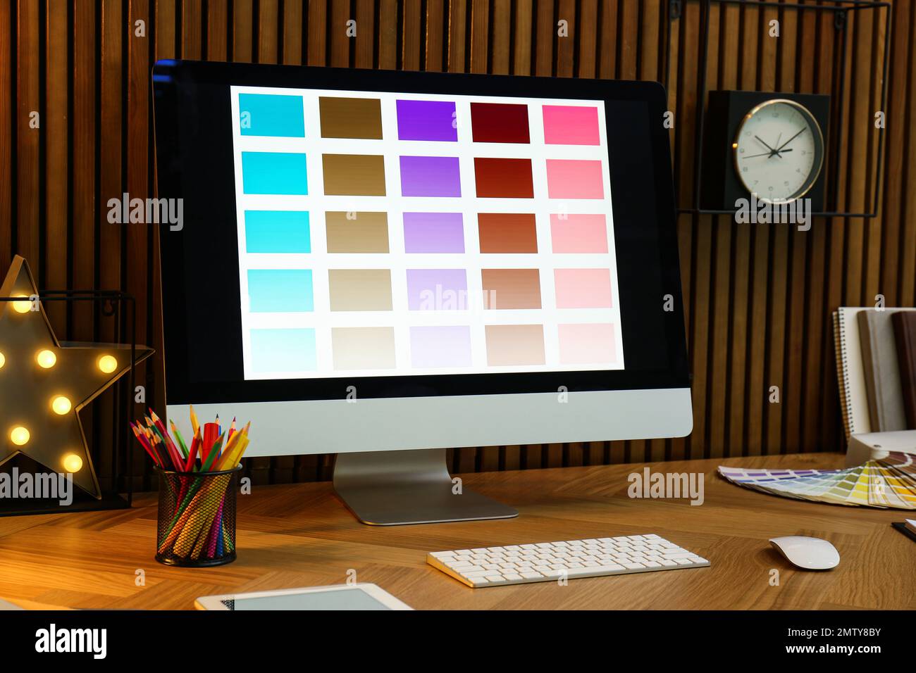 Designers desk responsive design hi-res stock photography and images ...