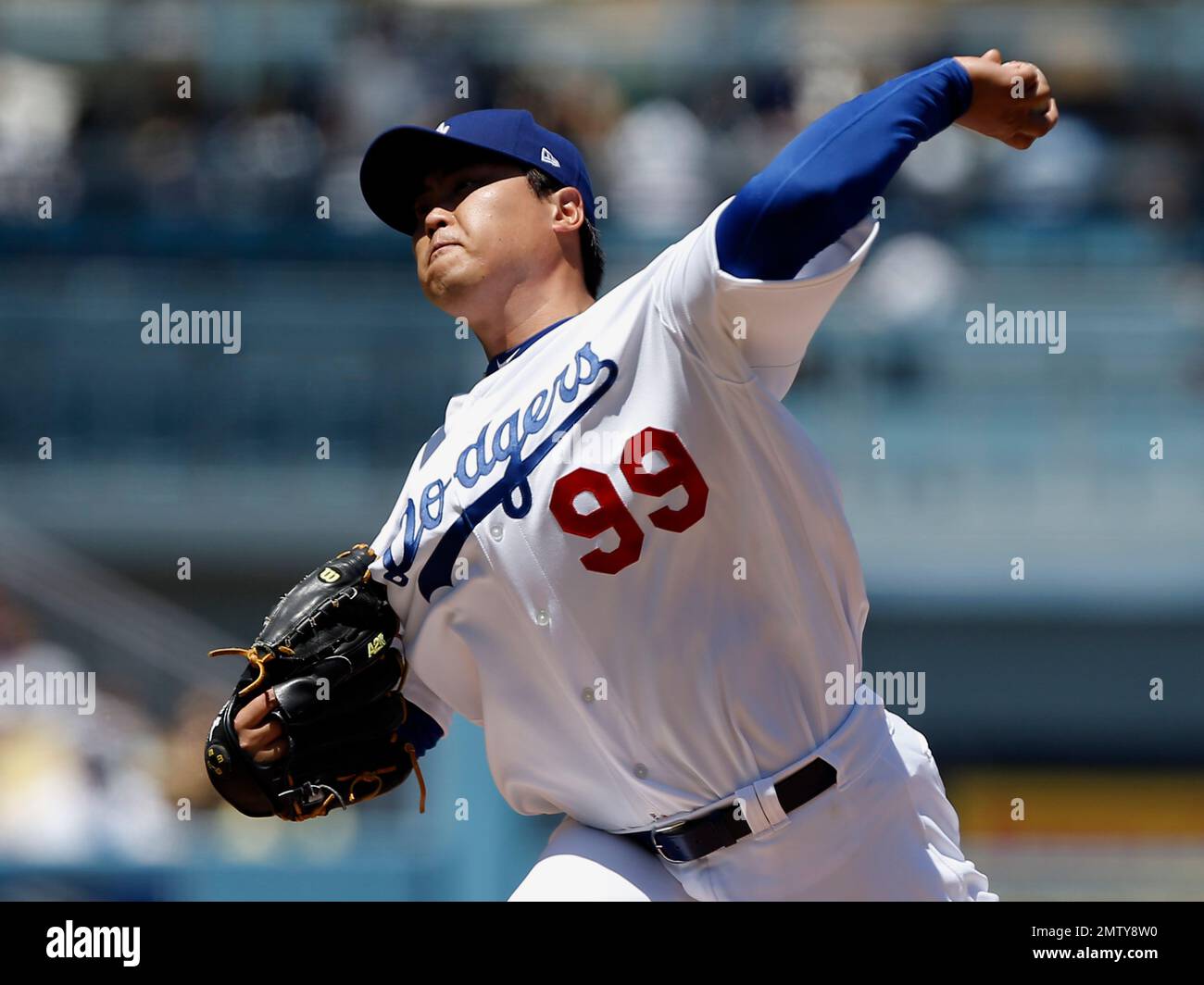 Los Angeles Dodgers starting pitcher Hyun-Jin Ryu throws to the plate ...