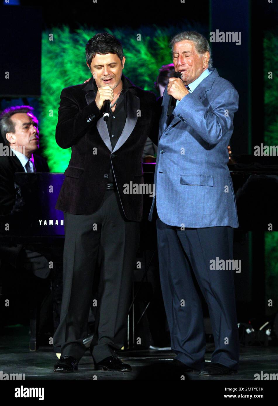 2012 the tony bennetts hi-res stock photography and images - Alamy