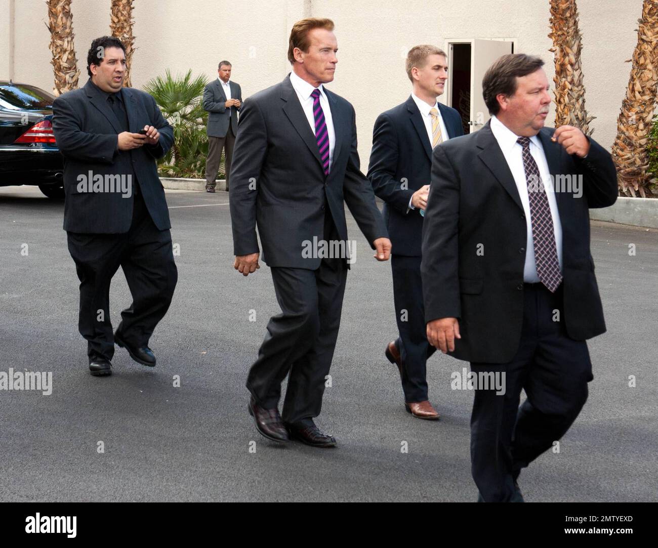 Friends and family mourn the death of legendary actor Tony Curtis ...