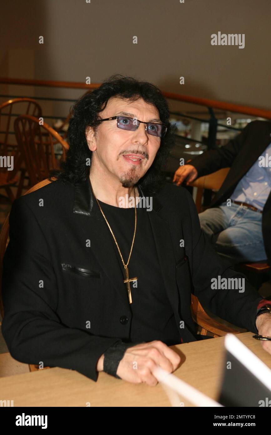 Tony lommi black sabbath hi-res stock photography and images - Alamy