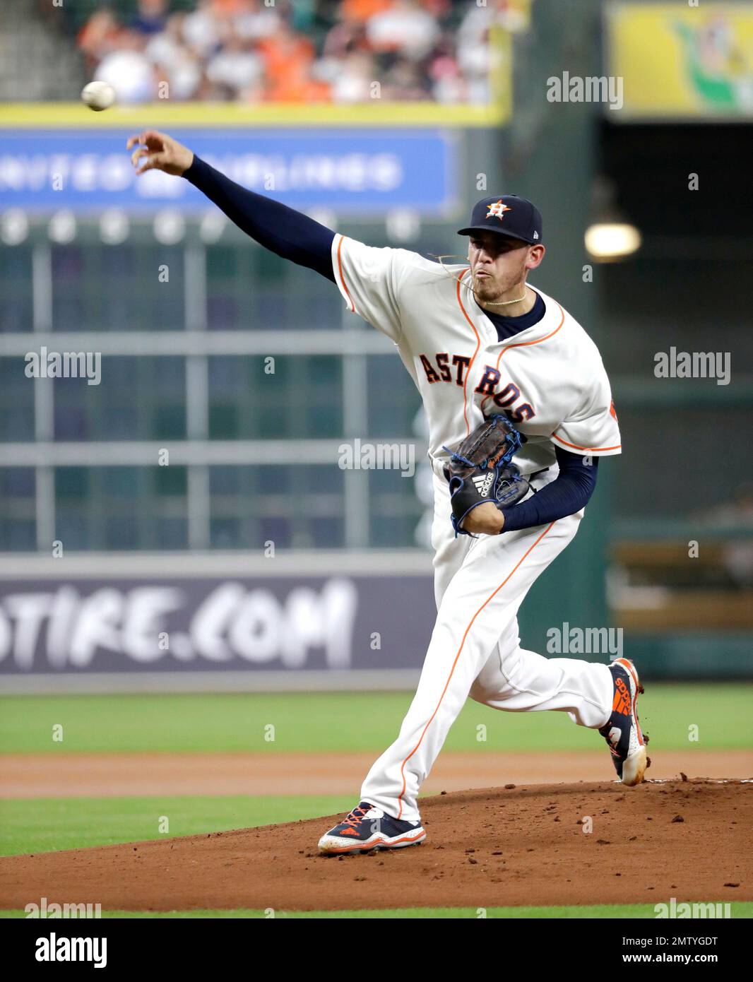 Houston Astros starting pitcher Joe Musgrove throws to the Oakland ...