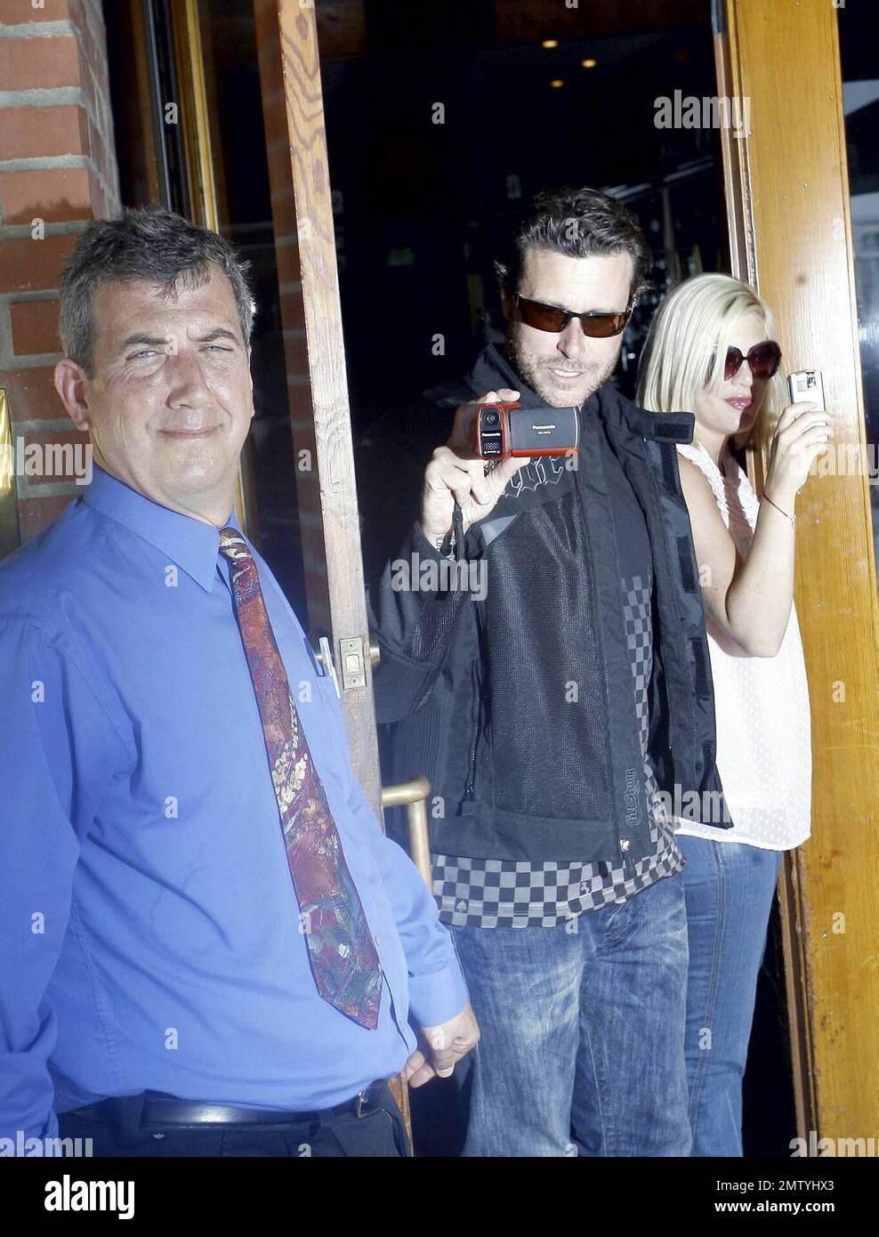 Tori Spelling and husband Dean McDermott have some fun and pull out ...