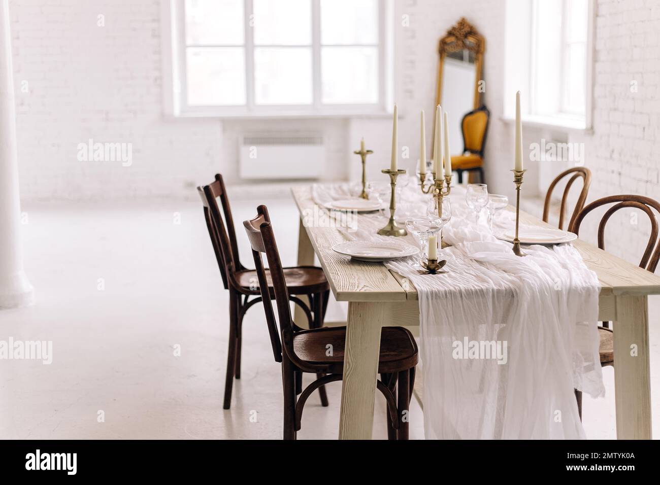 Beautiful table setting with floral decor Stock Photo - Alamy