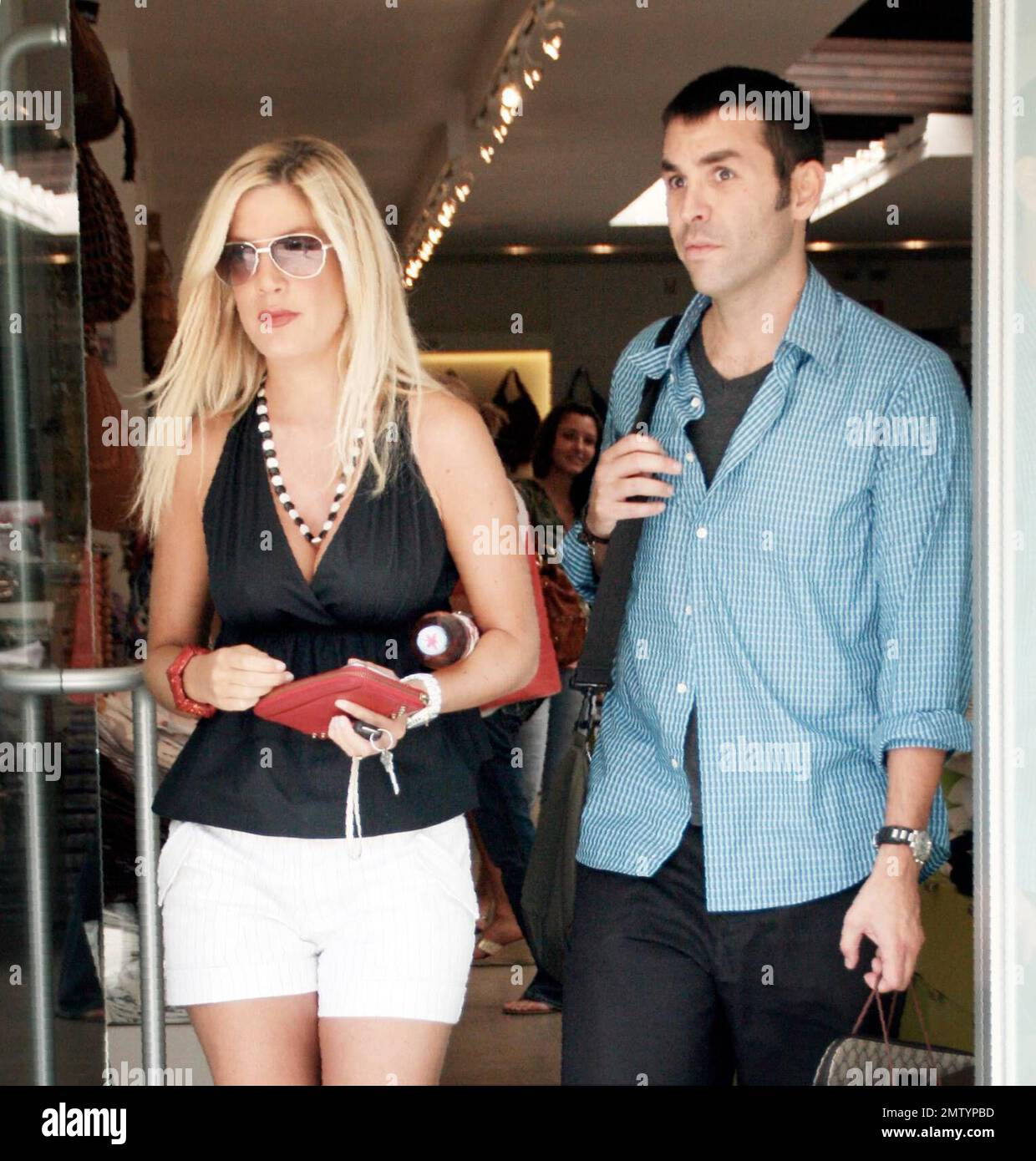 Exclusive!! Tori Spelling is spotted at Kitson clothing boutique in Los ...