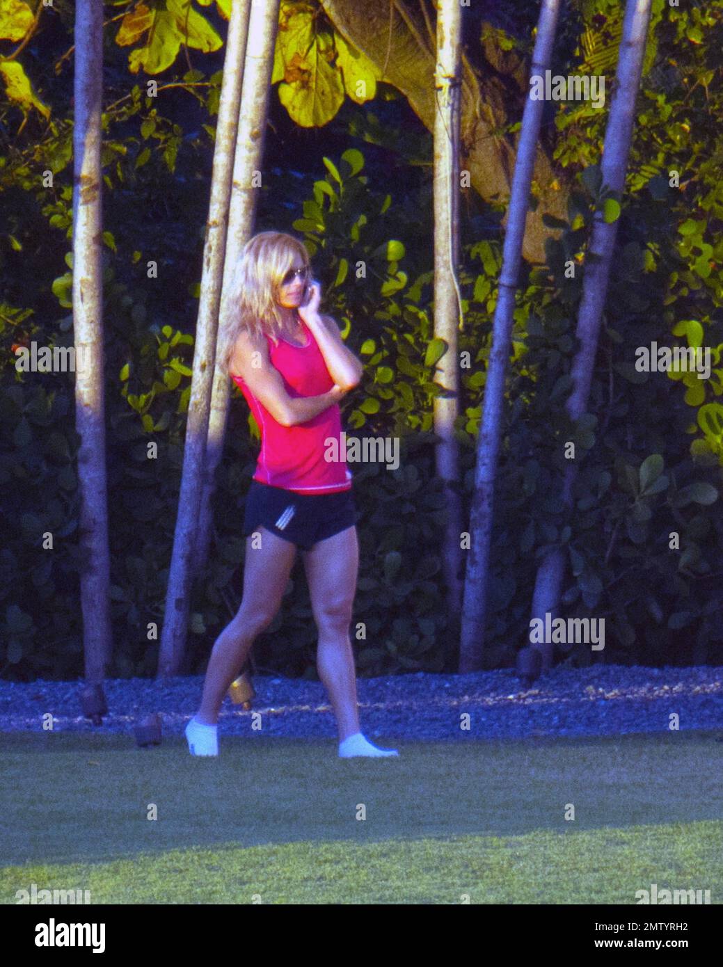 Showing off her fit body in a black bikini, Alex Rodriguez' girlfriend ...