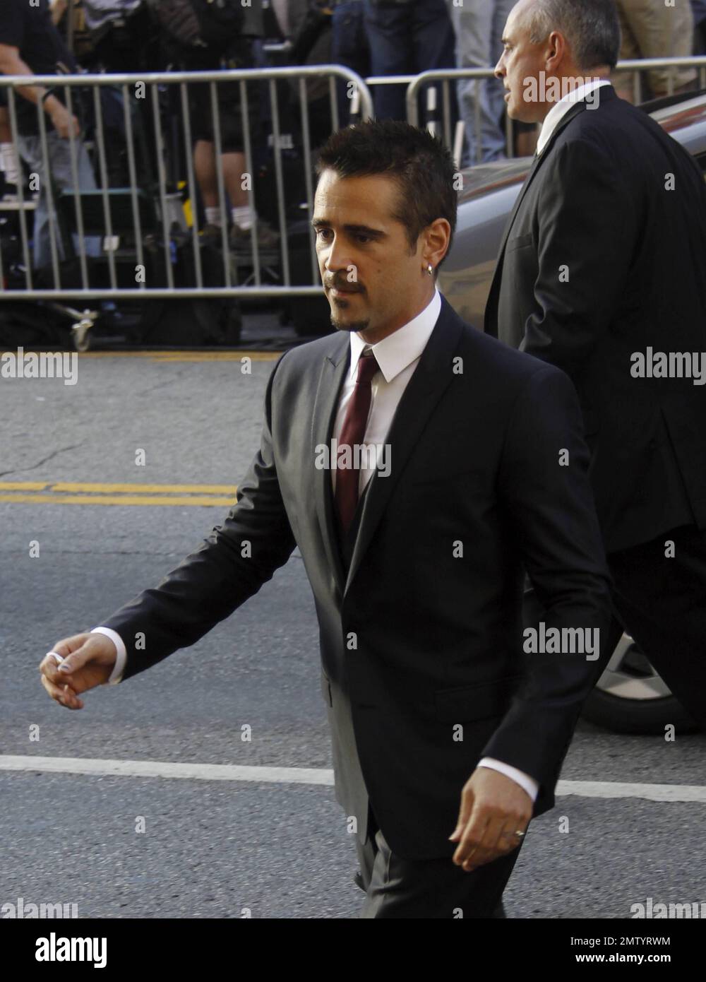 Colin Farrell arrives at the premiere of "Total Recall" at Grauman's ...