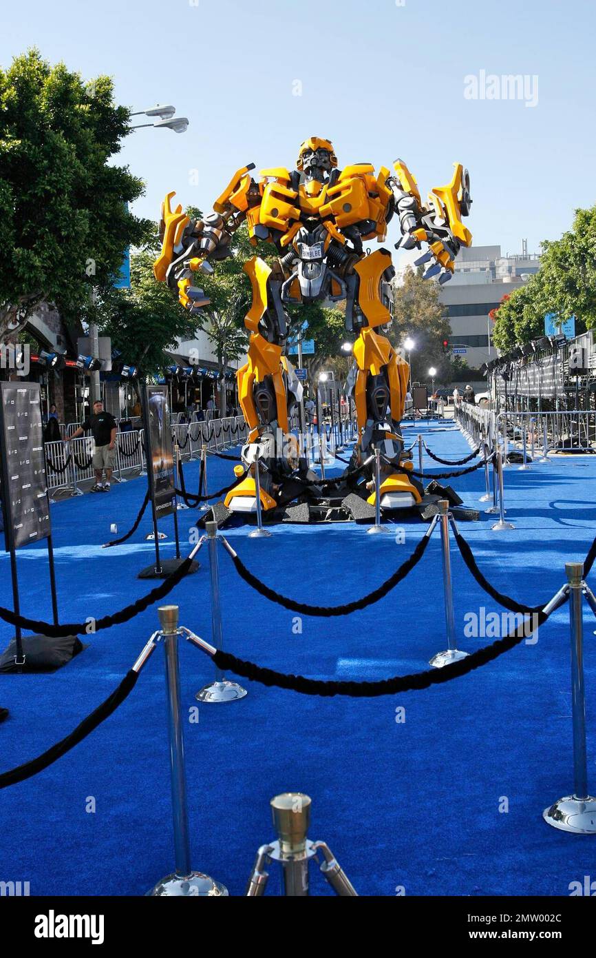 Transformer robots hi-res stock photography and images - Alamy