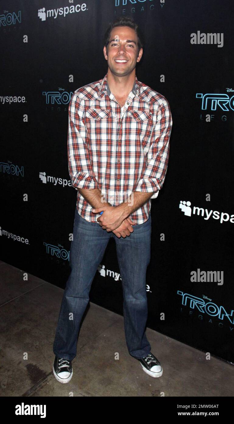 Zachary Levi arrives at the San Diego Convention Center for Disney's ...
