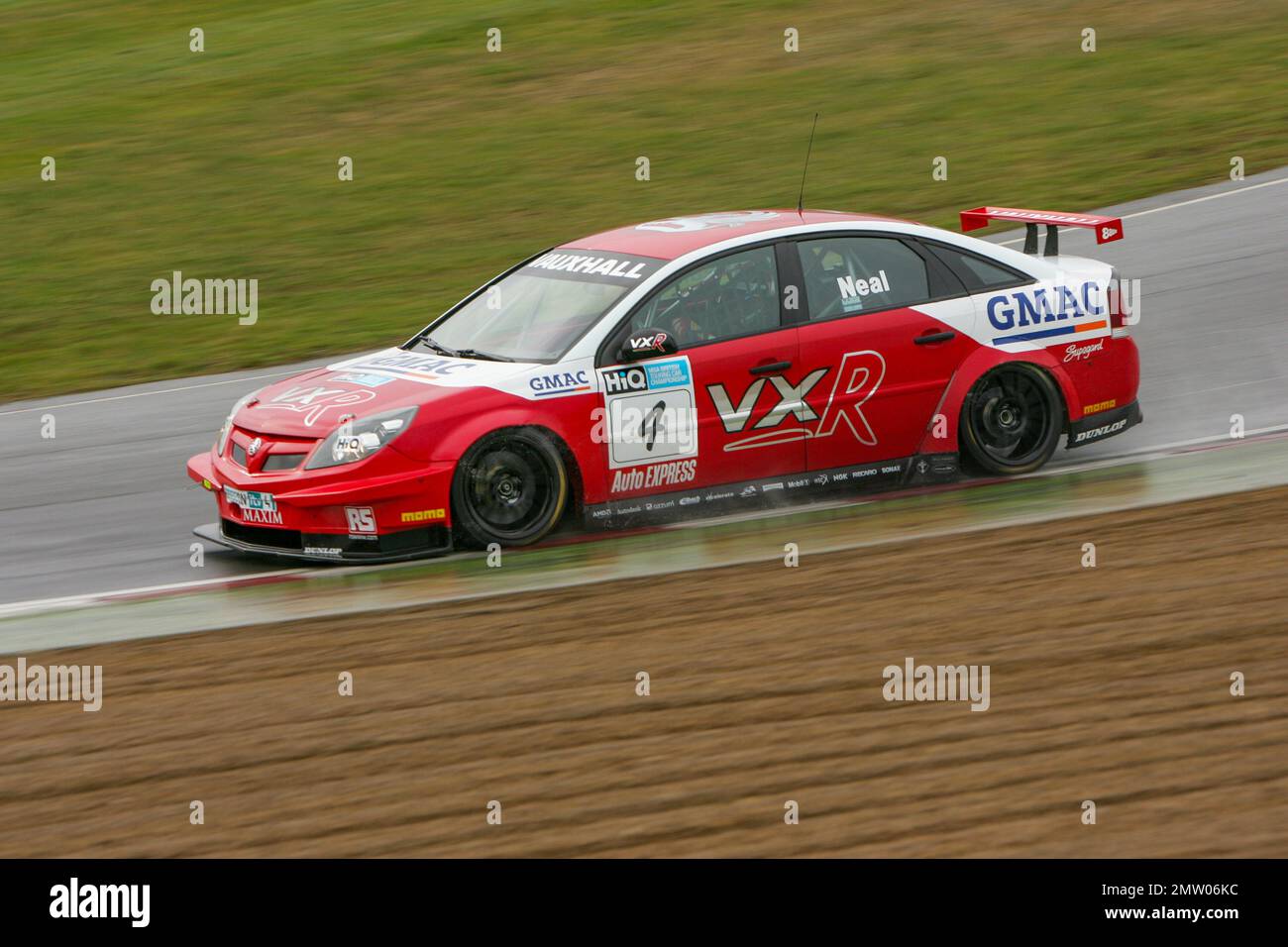 Matt Neal driving the VX Racing Vauxhall Vectra at Brands Hatch round 1 ...