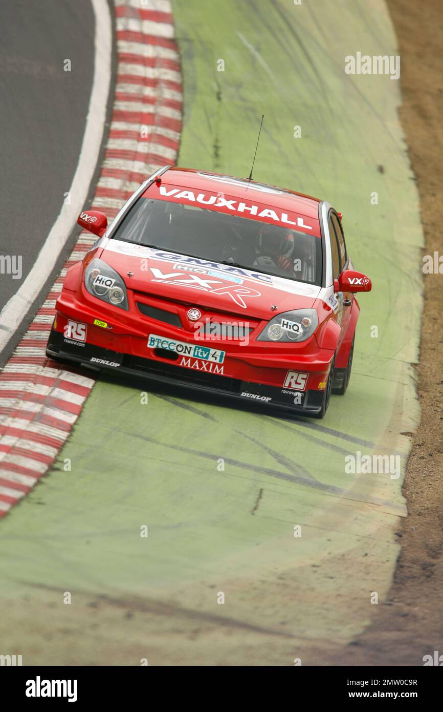 Fabrizio Giovanardi racing in his Vauxhall Vectra for team VX racing in ...