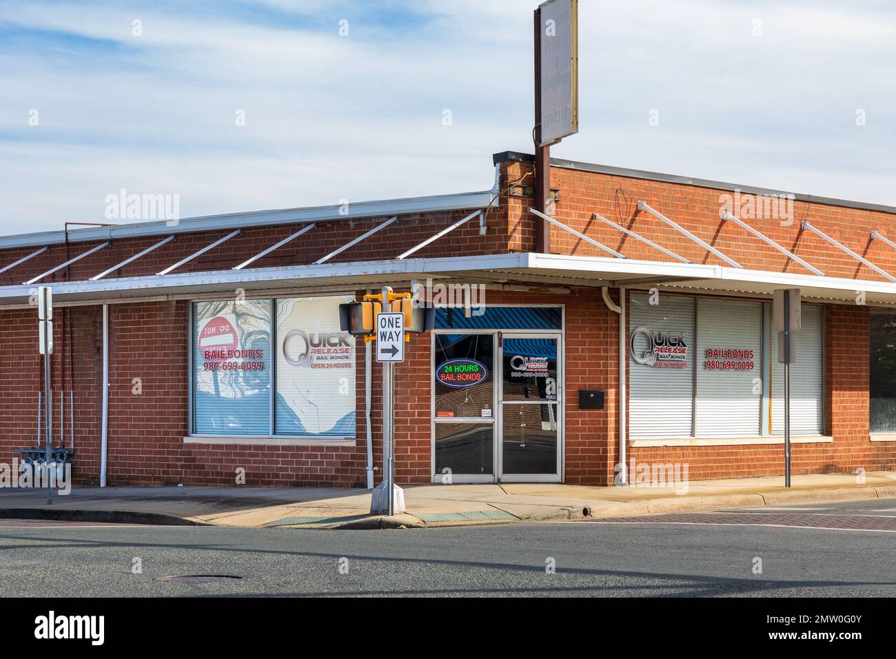 MONROE, NC, USA-28 JAN 2023: Quick Release Bail Bonds, building ...