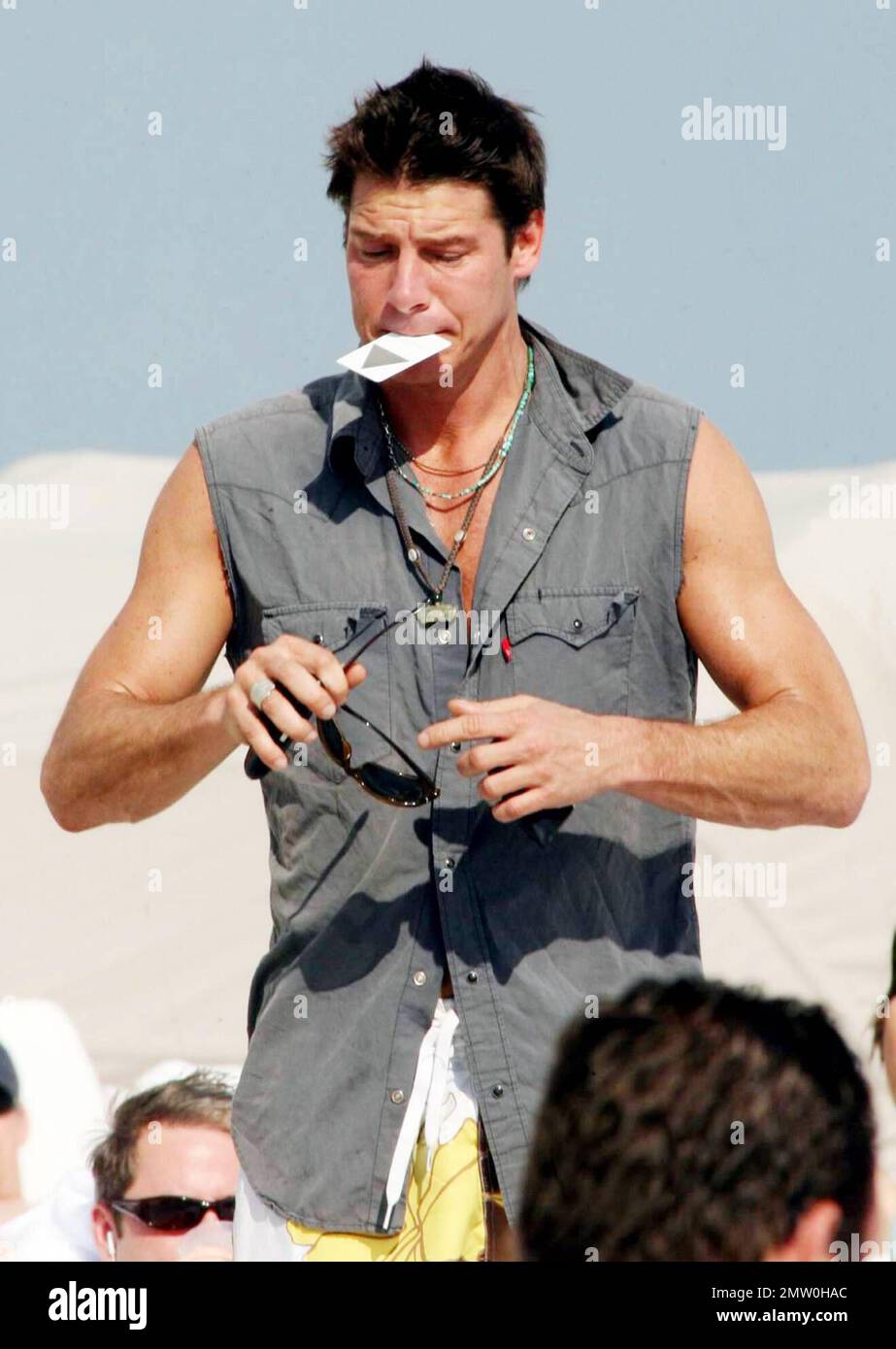 "Extreme Makeover: Home Edition" host Ty Pennington relaxes in the sun ...