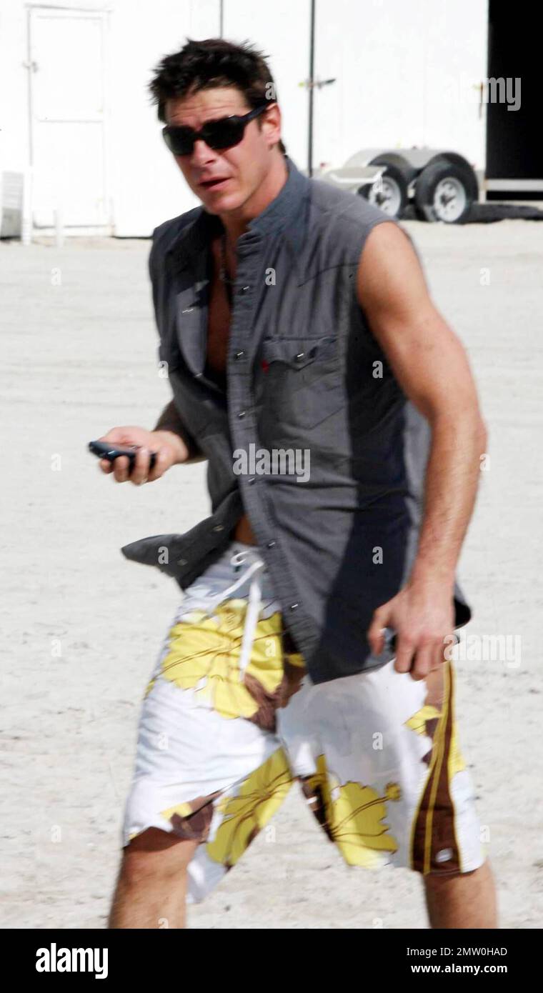 "Extreme Makeover: Home Edition" host Ty Pennington relaxes in the sun ...