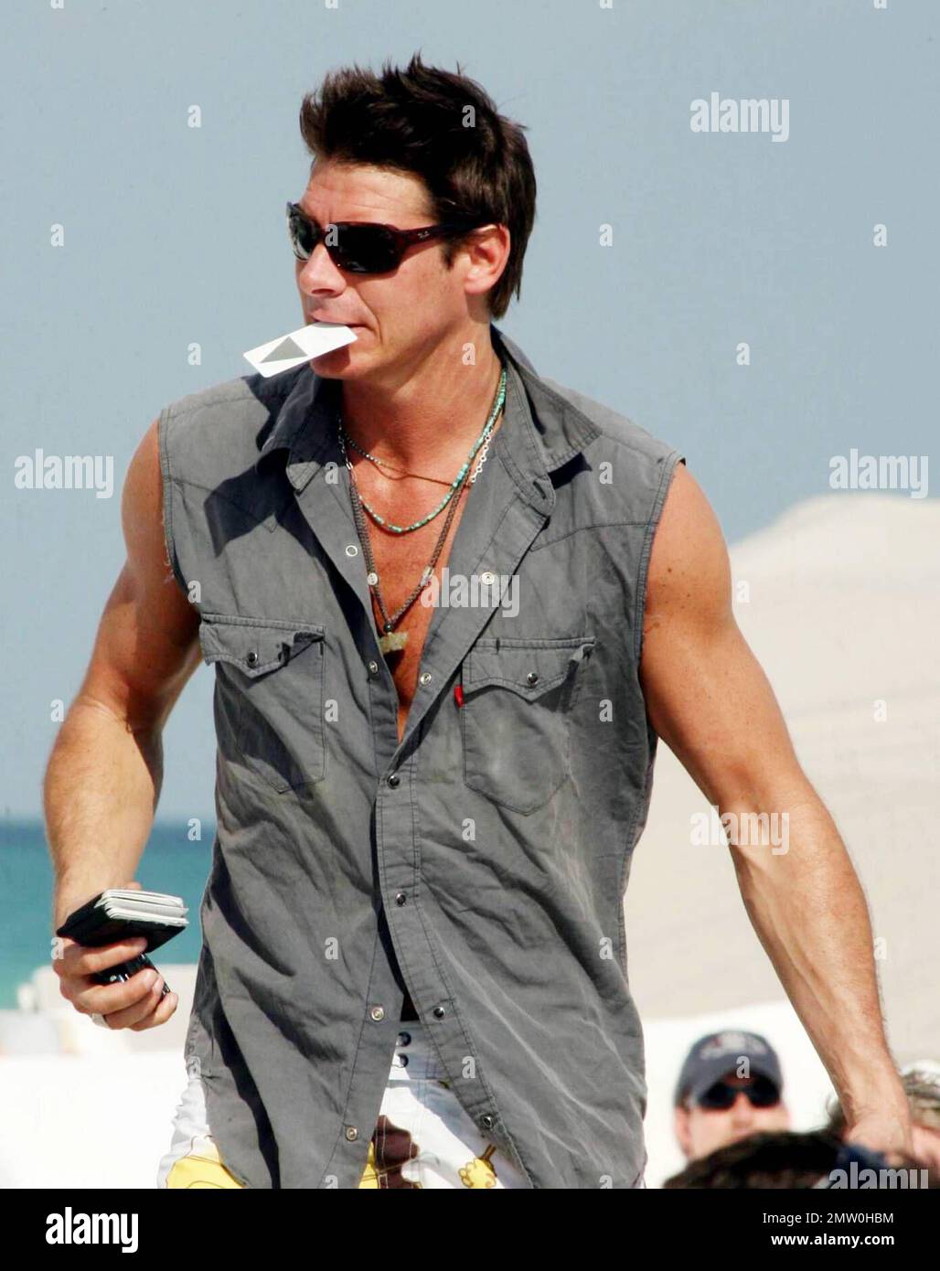 "Extreme Makeover: Home Edition" host Ty Pennington relaxes in the sun ...