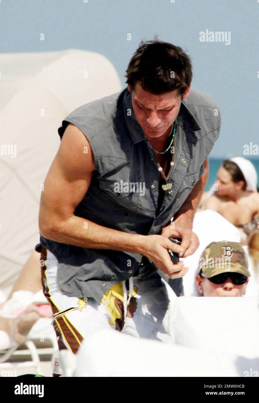 "Extreme Makeover: Home Edition" host Ty Pennington relaxes in the sun ...