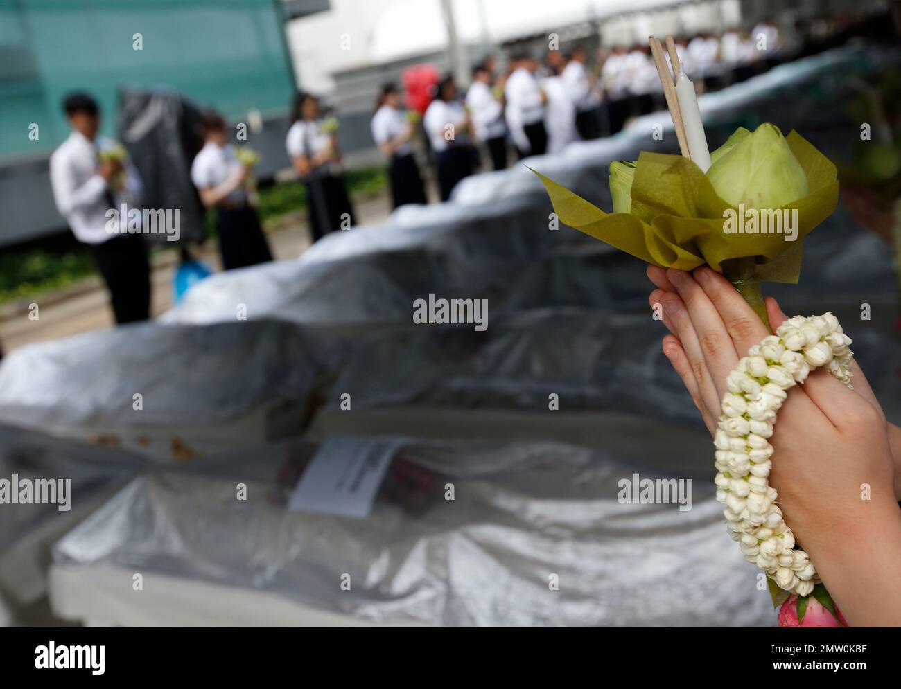 Medical students take a part in a ceremony to pay respect to cadavers ...