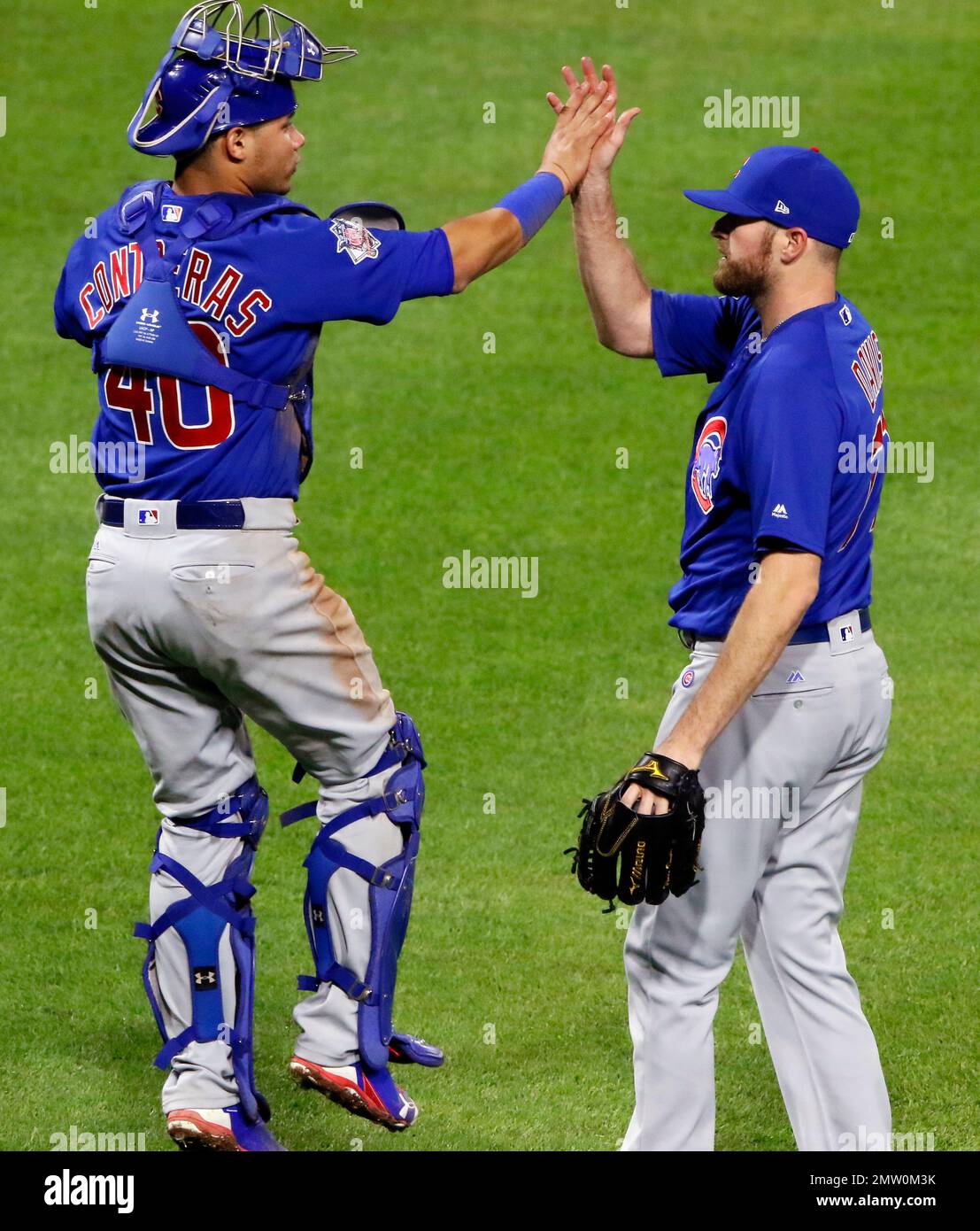 Chicago Cubs catcher Willson Contreras (40) celebrates with relief ...
