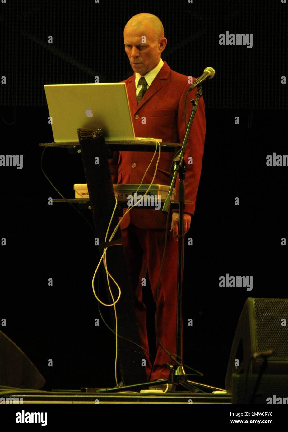 Synthpop duo hi-res stock photography and images - Alamy