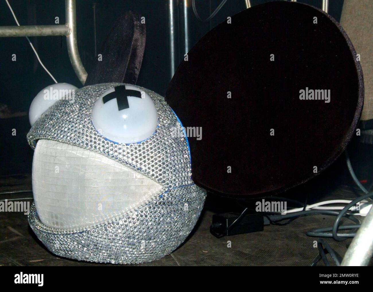 Deadmau5 head hi-res stock photography and images - Alamy