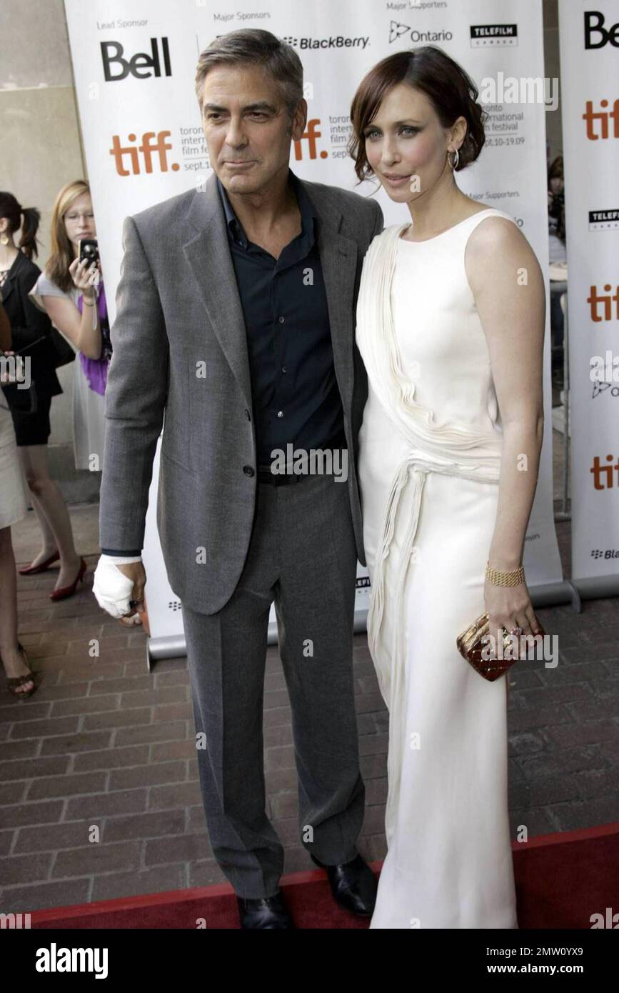 Vera farmiga george clooney hi-res stock photography and images - Alamy