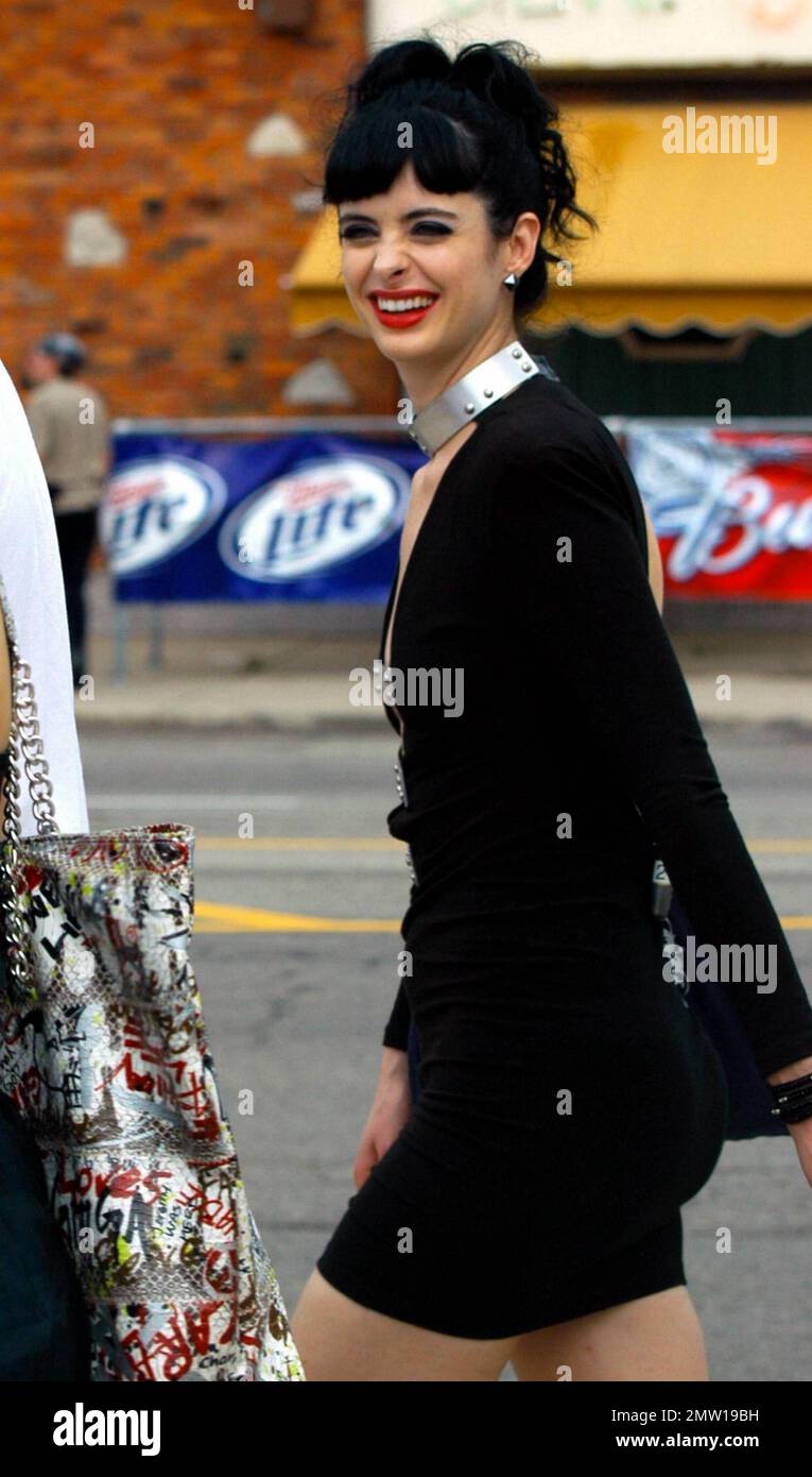 EXCLUSIVE!! Alicia Silverstone, Krysten Ritter and Justin Kirk look ...