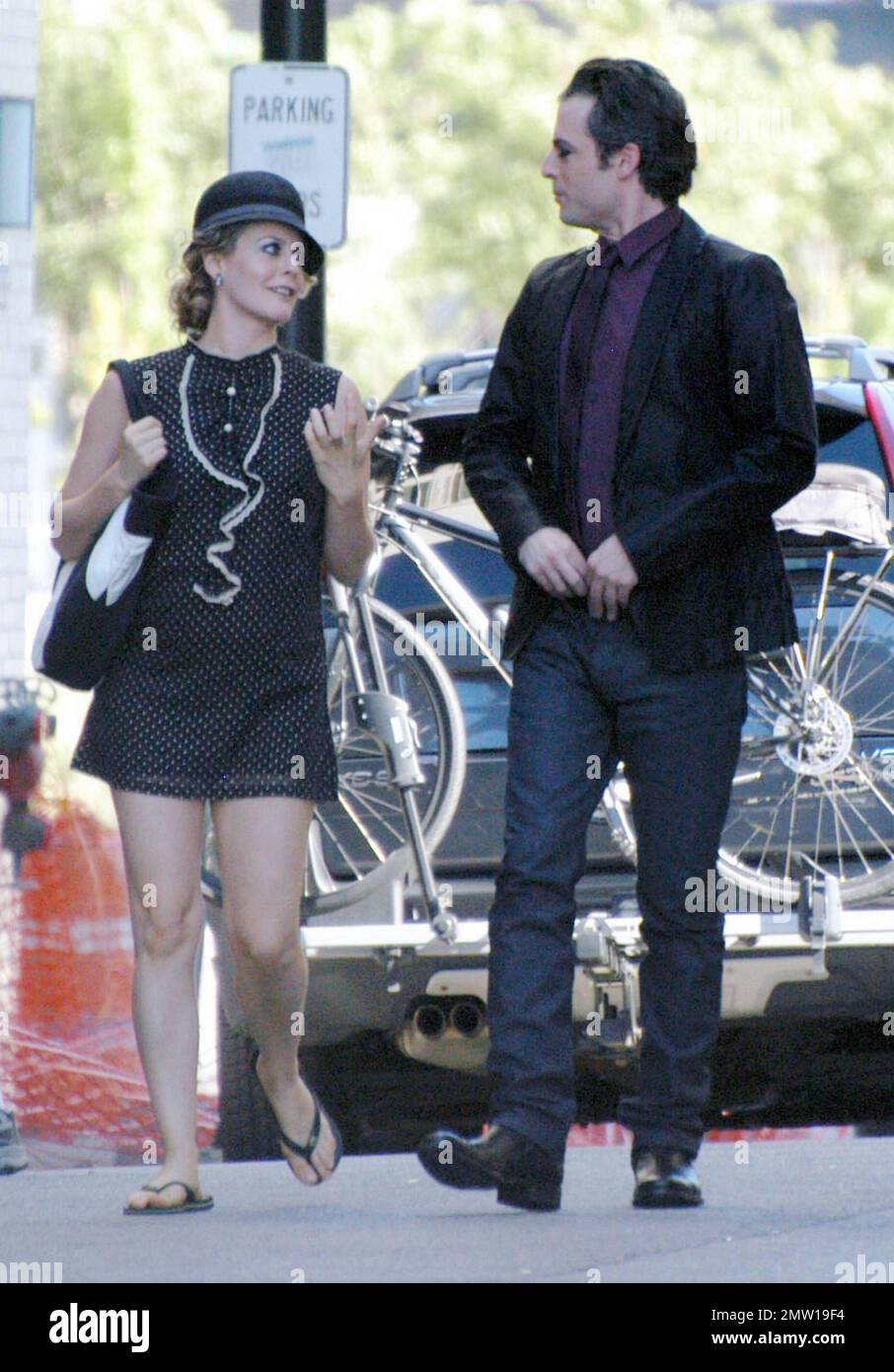 EXCLUSIVE!! Alicia Silverstone and Justin Ritter chat between takes on ...