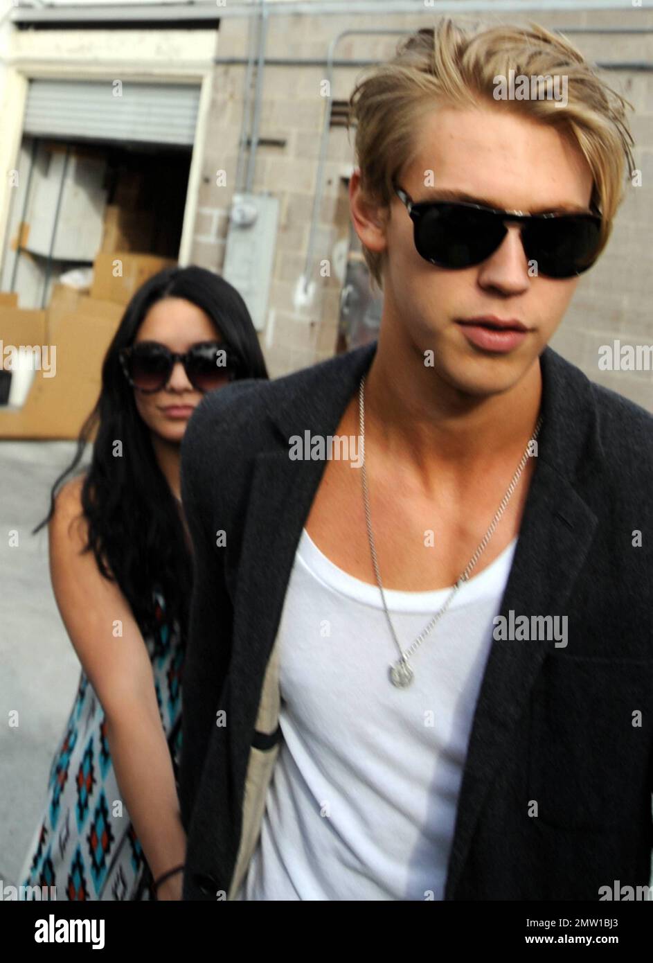 Austin And Ally Holding Hands