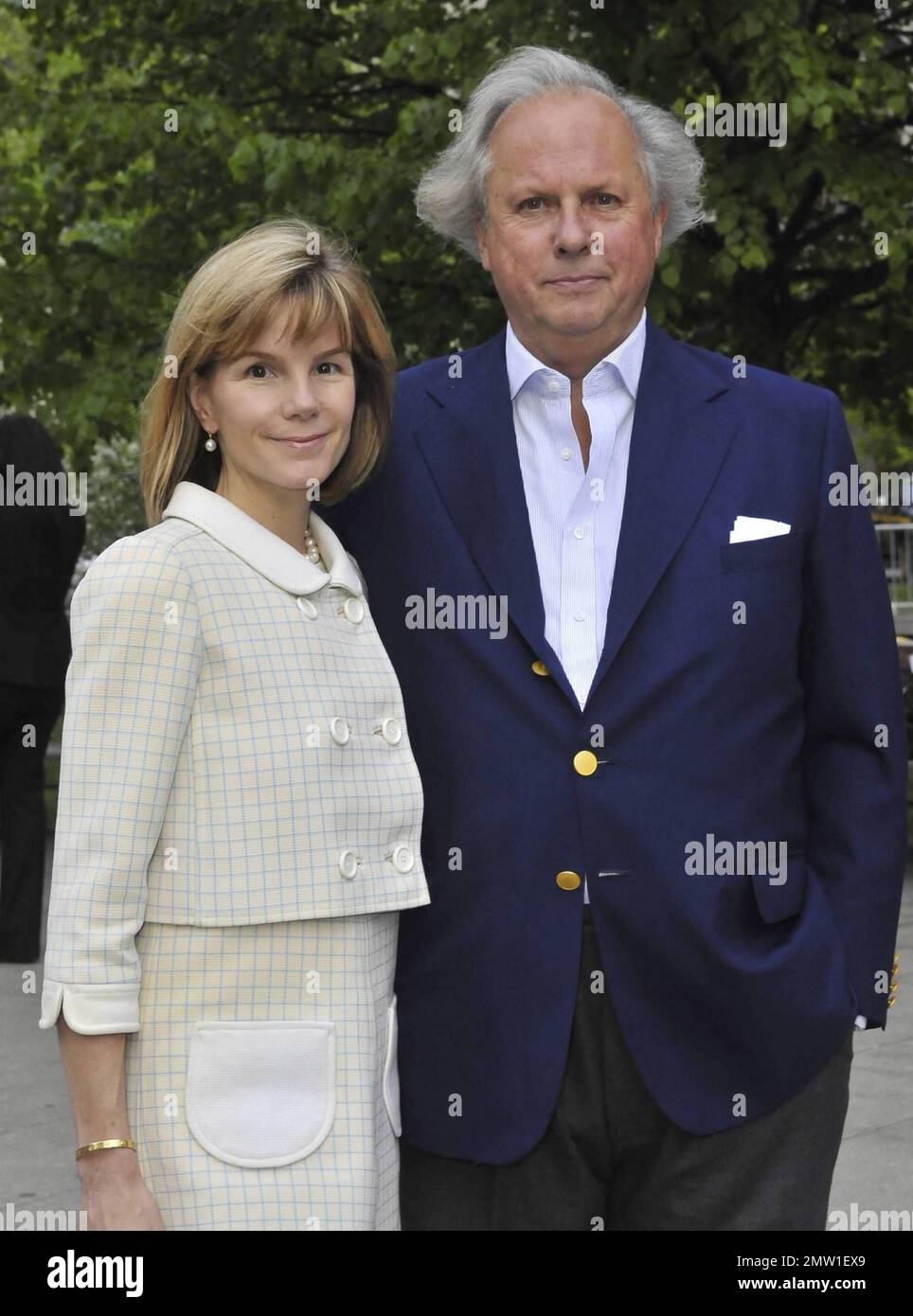 Graydon Carter and Anna Scott Carter arrive to the Vanity Fair party to ...