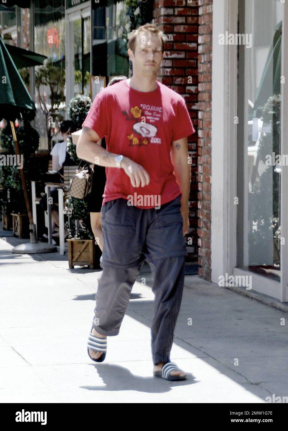 Exclusive!! Alias actor Michael Vartan appears to be sporting a new ...