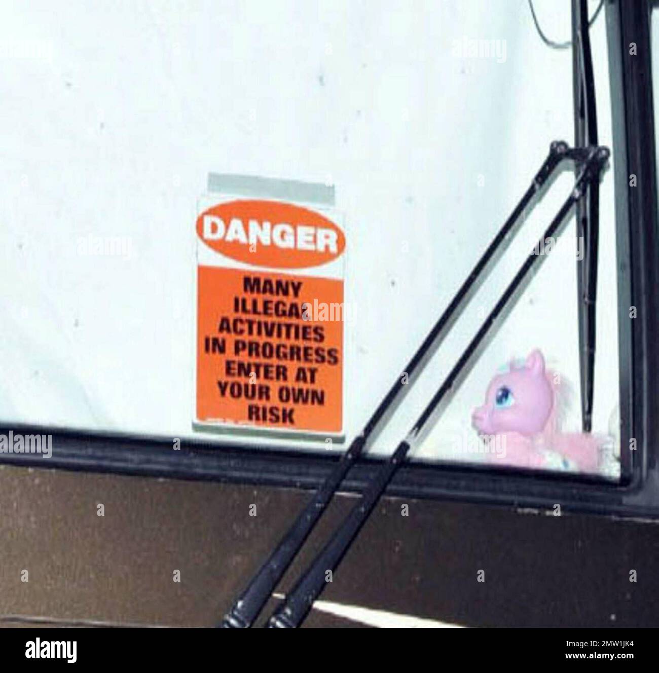 Verne Troyer shows off ride. The Mini Me actor posed with a tour bus ...