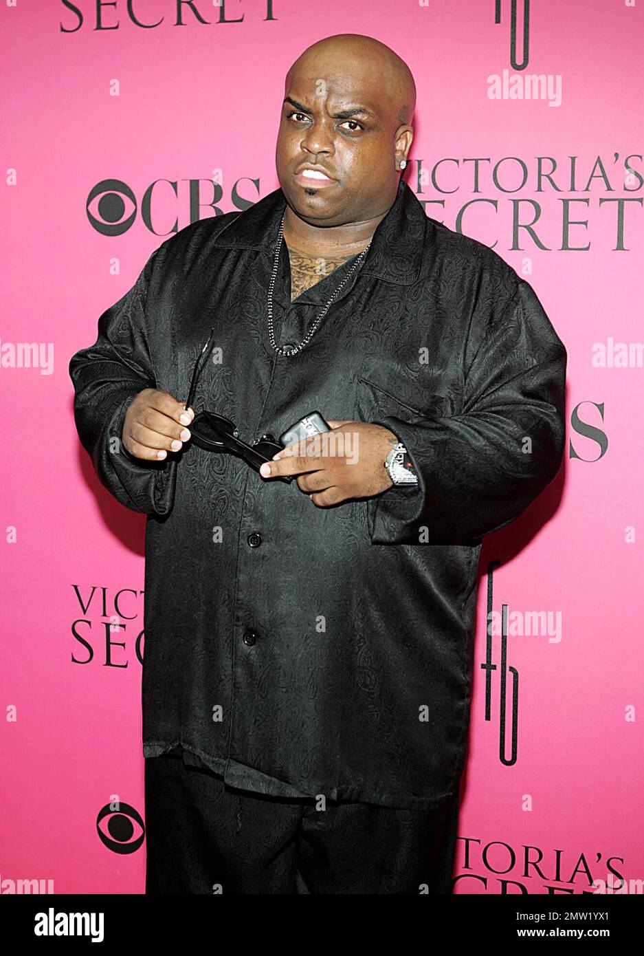 Singer Cee Lo appears on the Victoria's Secret Fashion Show Pink Carpet ...