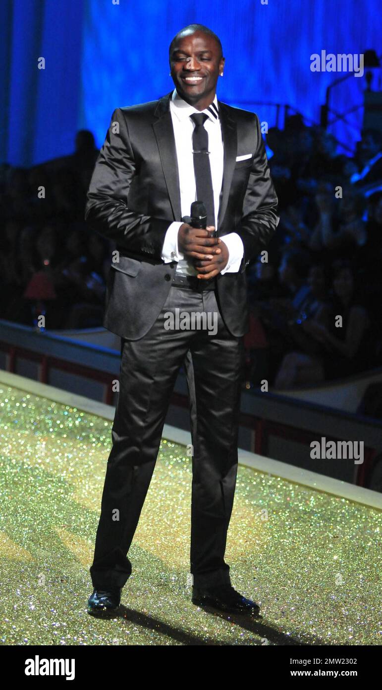 R&B artist Akon on the runway for the 2010 Victoria's Secret Fashion ...