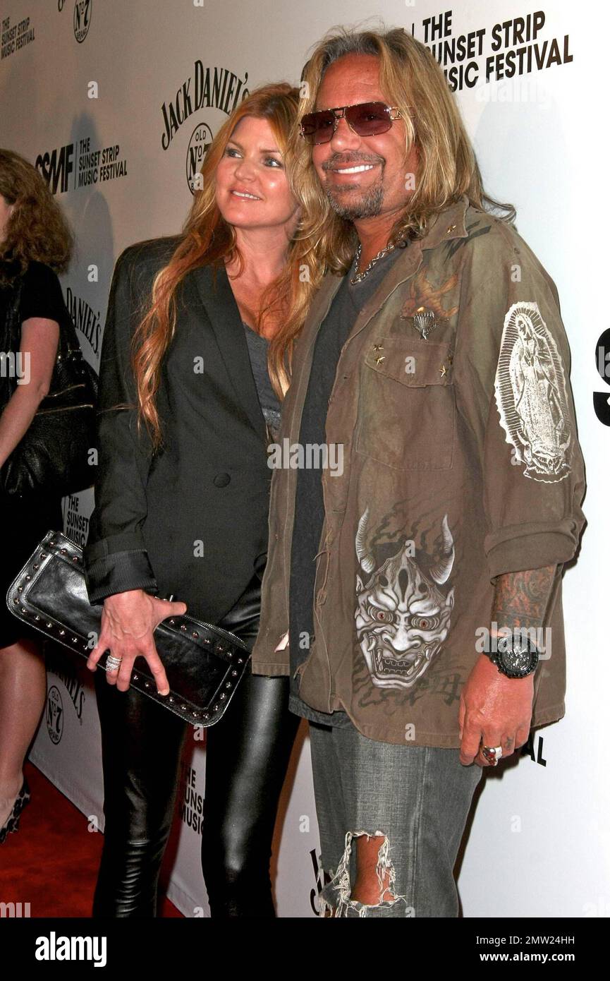 Vince neil wife lia gherardini hi-res stock photography and images - Alamy