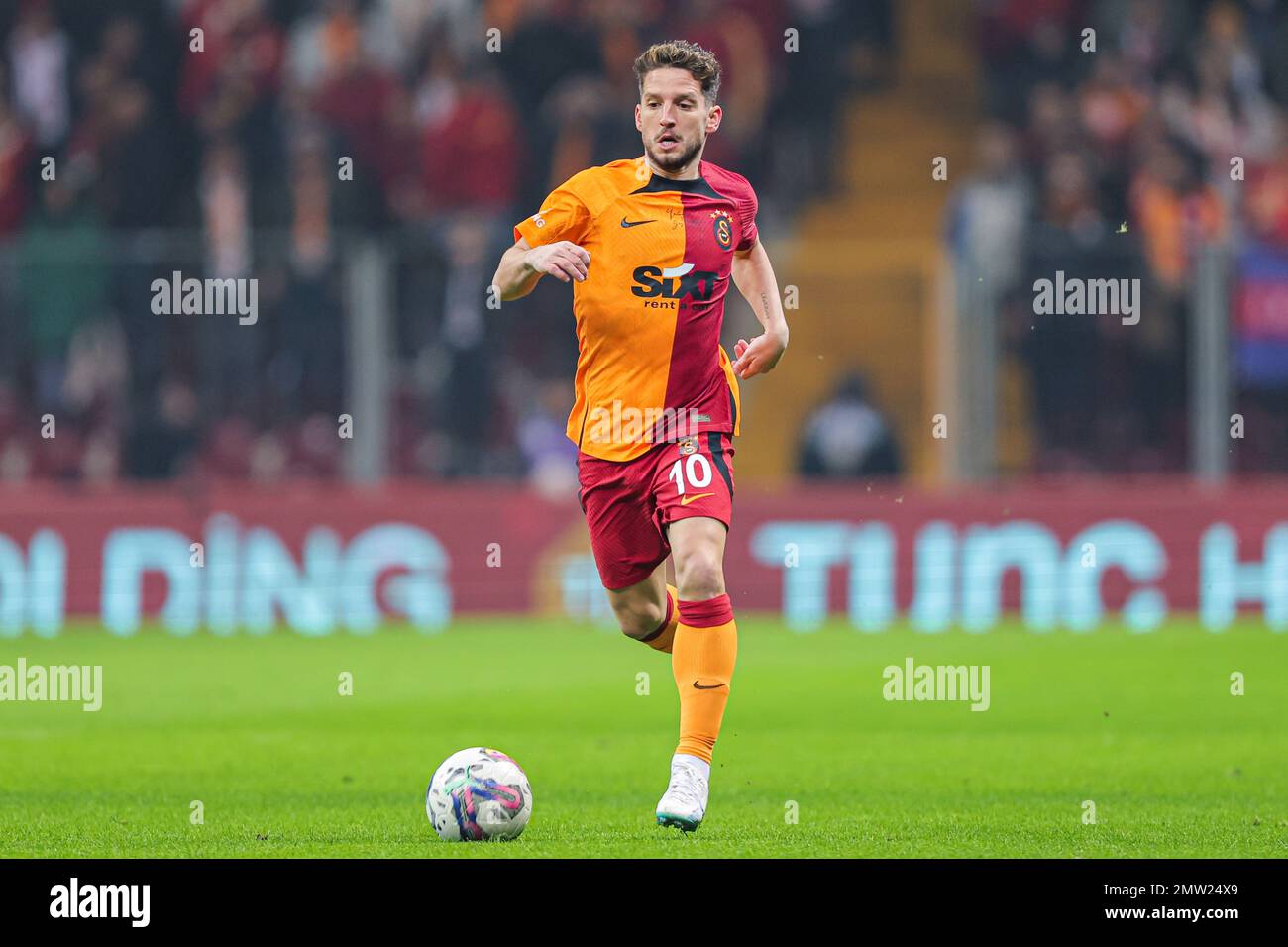 ISTANBUL, TURKEY - FEBRUARY 1: Dries Mertens of Galatasaray during the ...