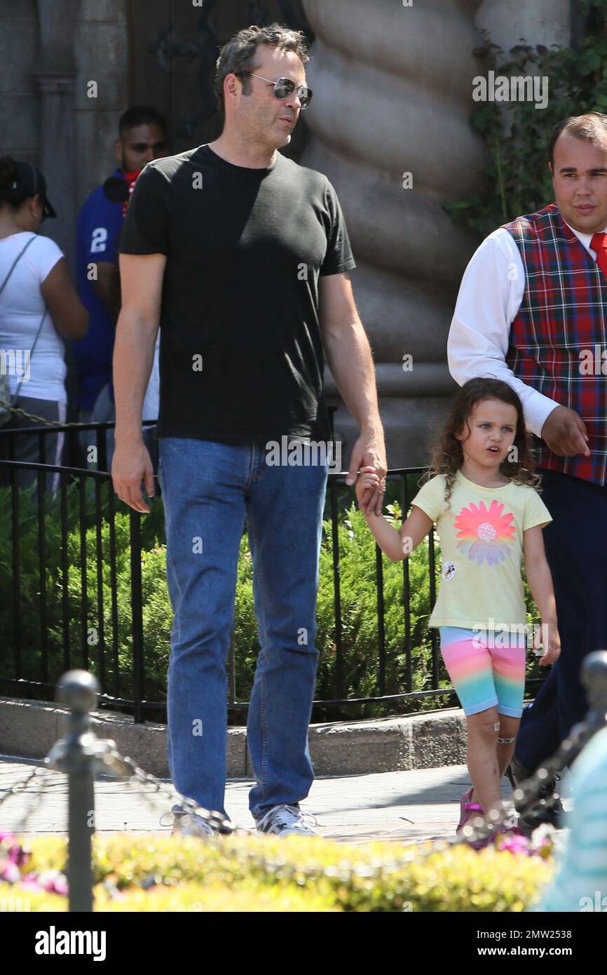 Vince Vaughn enjoys father's day at Disneyland with hid wife Kyla and ...