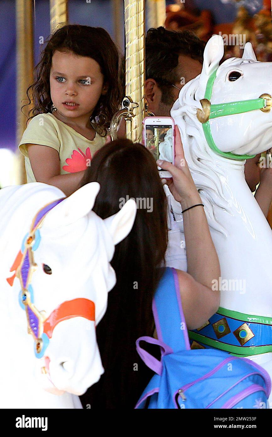 Vince Vaughn enjoys father's day at Disneyland with hid wife Kyla and ...
