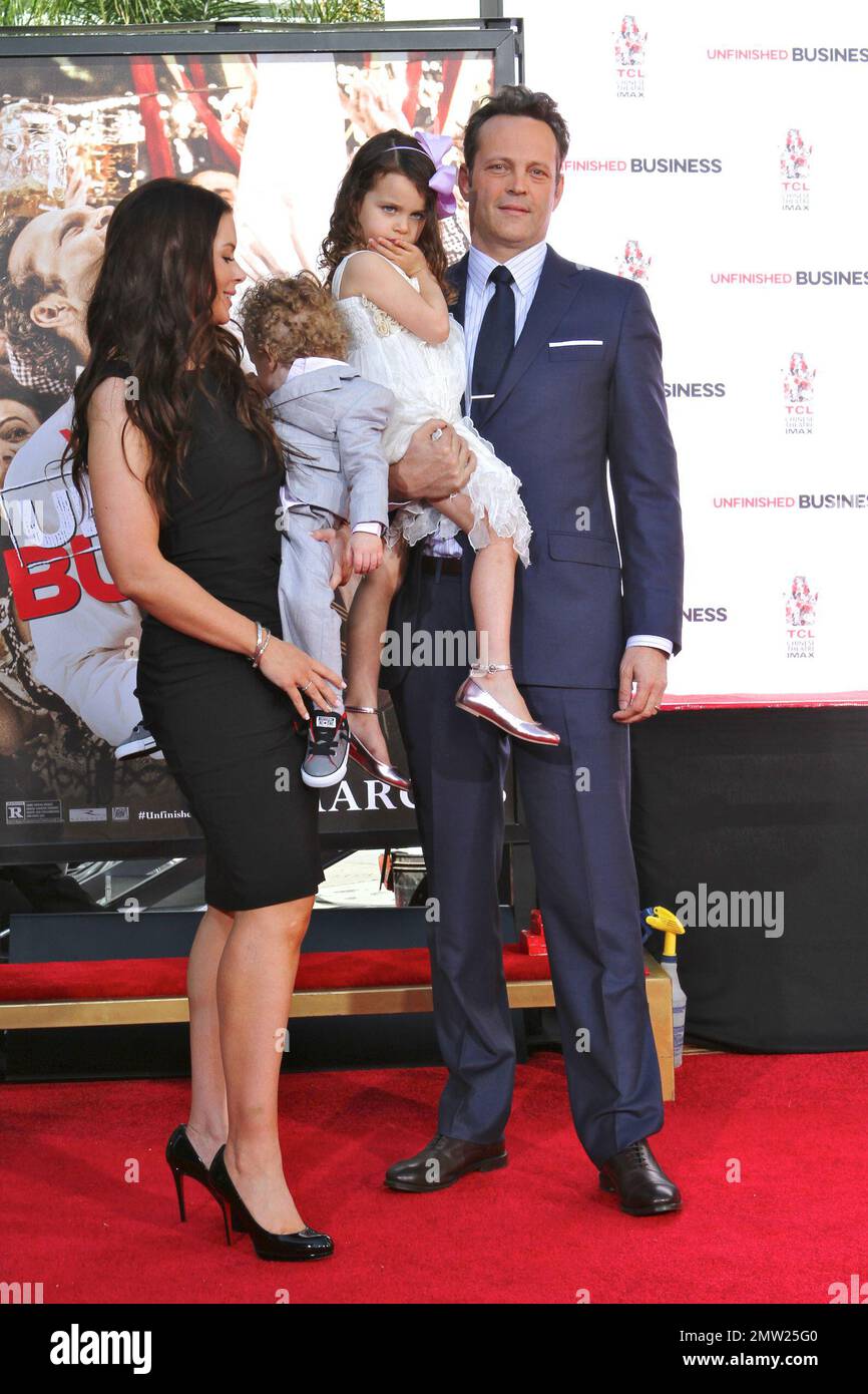 Vince vaughn and kyla weber hi-res stock photography and images - Alamy