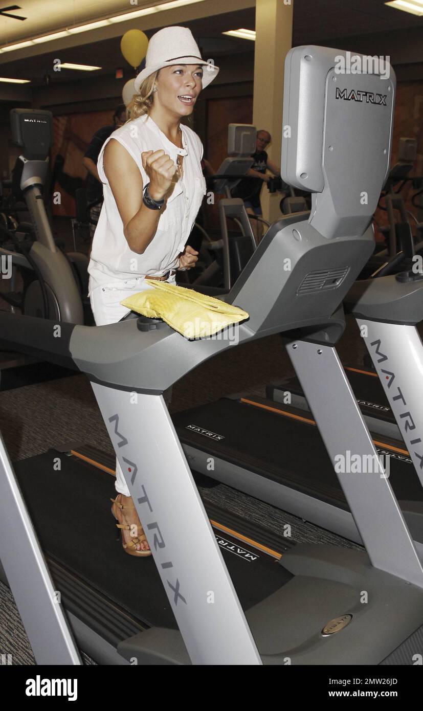 LeAnn Rimes at the Signature LA Fitness Grand Opening in Woodland Hills ...