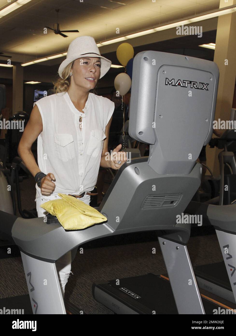 LeAnn Rimes at the Signature LA Fitness Grand Opening in Woodland Hills ...